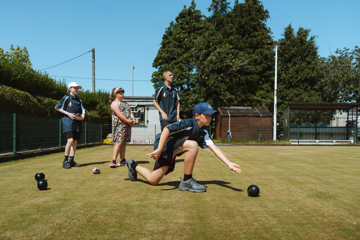 The young people bowled over by lawn bowls in North Wales | Sport Wales